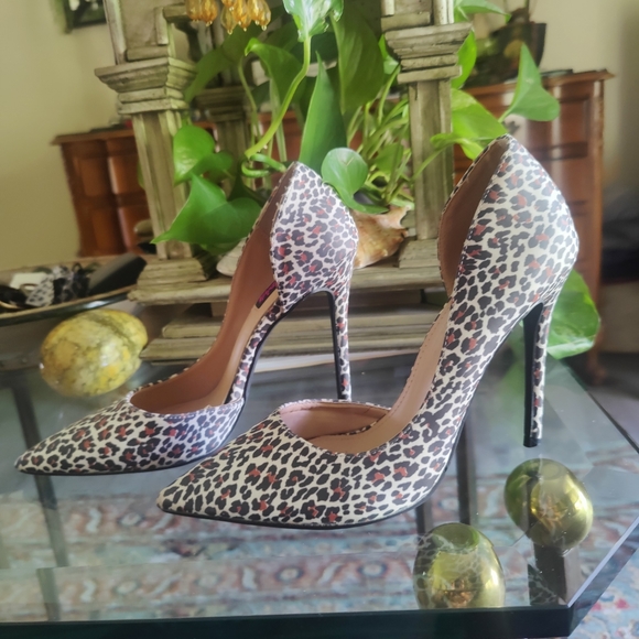 Wild Diva | Shoes | Sexy Leopard Print Pointed Heels | Poshmark